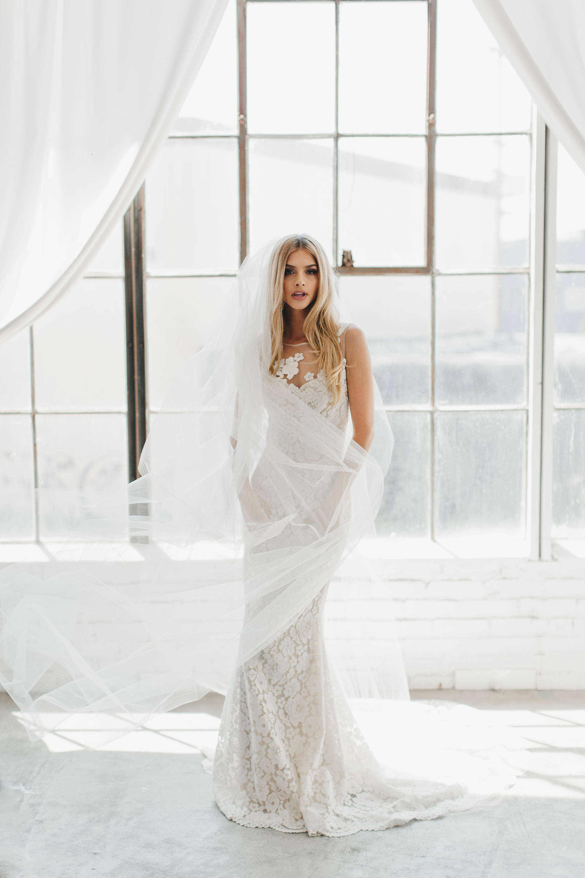 15 Regal & Romantic Cathedral Length Veils - Chic Vintage Brides : Chic ...